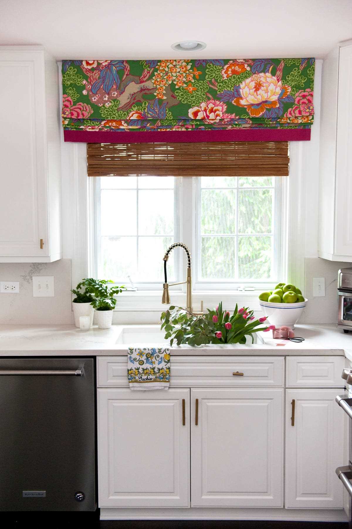 Modern Kitchen Curtains: Stylish And Functional Window Treatments ...